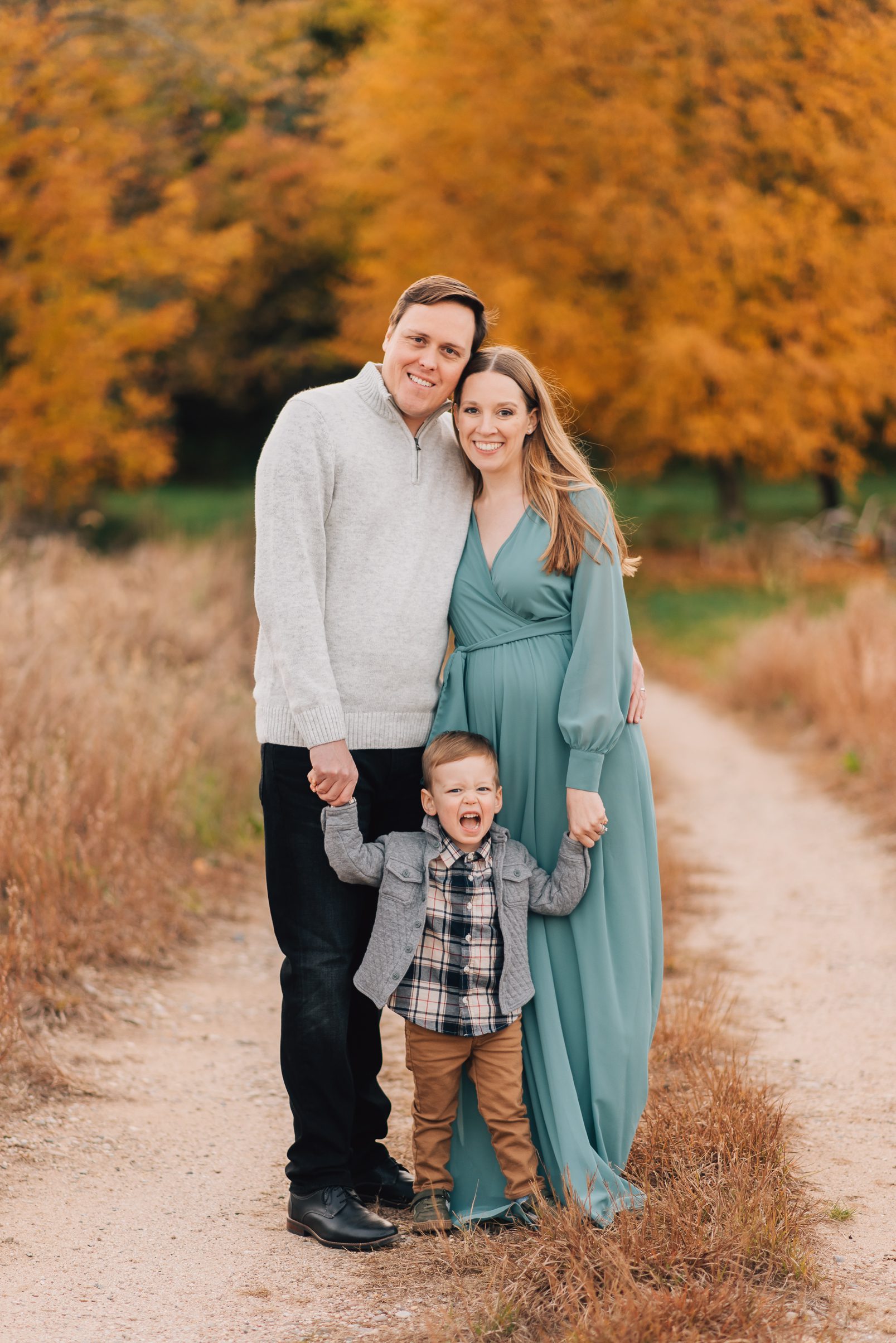 Fall Family Maternity Session | Connecticut Maternity Photographer