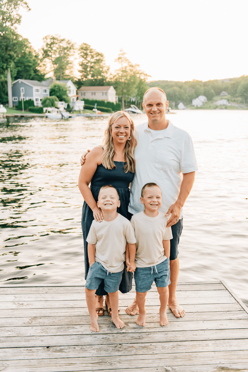 CT Lakeside Family Portraits | Lake Photoshoot Ideas ...